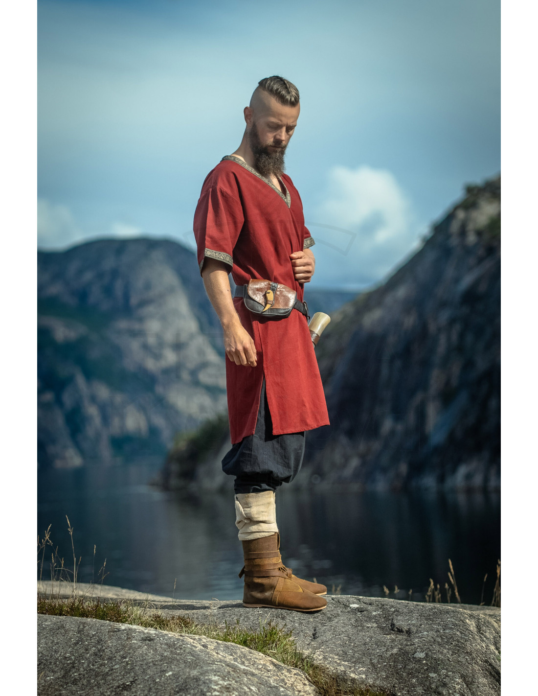 Túnica curta vikinga modelo Loki, cor vermelho ⚔️ Loja Medieval